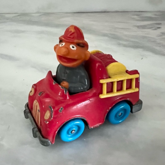 Toys | Playskool 1981 Muppets Incfirefighter Ernie Diecast Firetruck ...